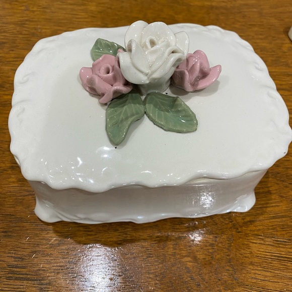 Accents | Vintage Porcelain White Trinket Box With Pink Roses On Top ...